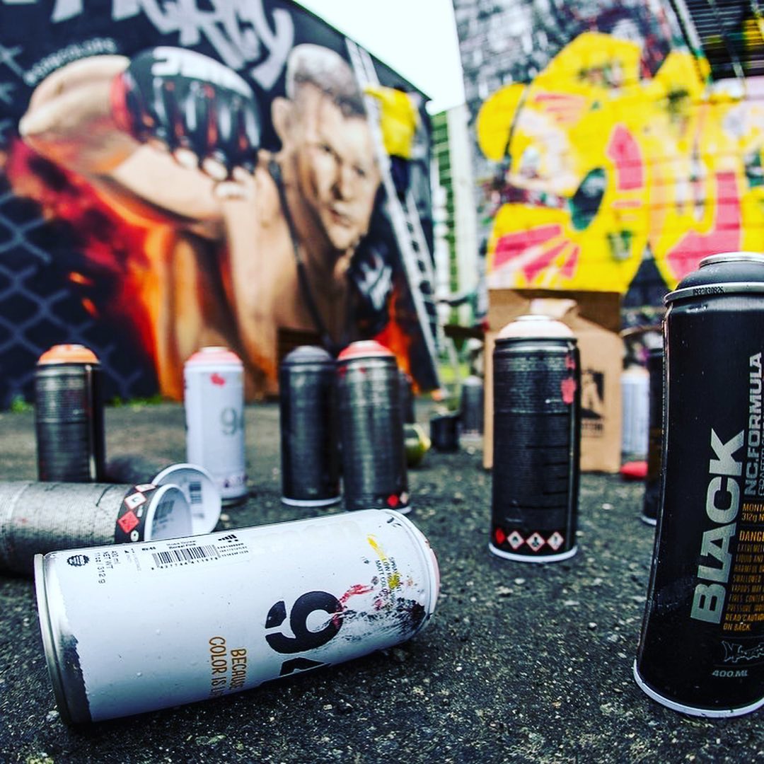 Художники нарисовали 25-метровое граффити в честь Петра Яна | Betru